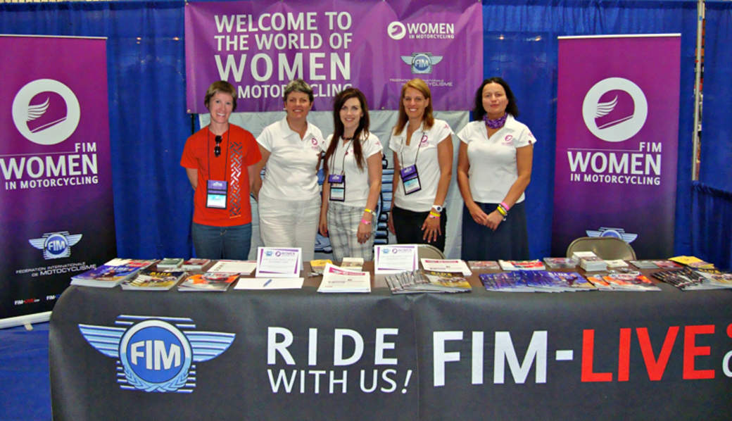The CFM gets a warm welcome from American female riders in Nevada | FIM
