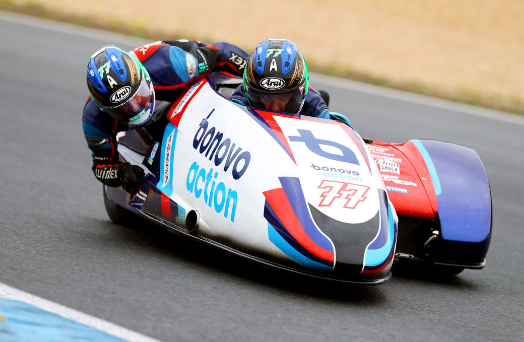 FIM Sidecar : Reeves and Rousseau Top Spot in hard conditions | FIM