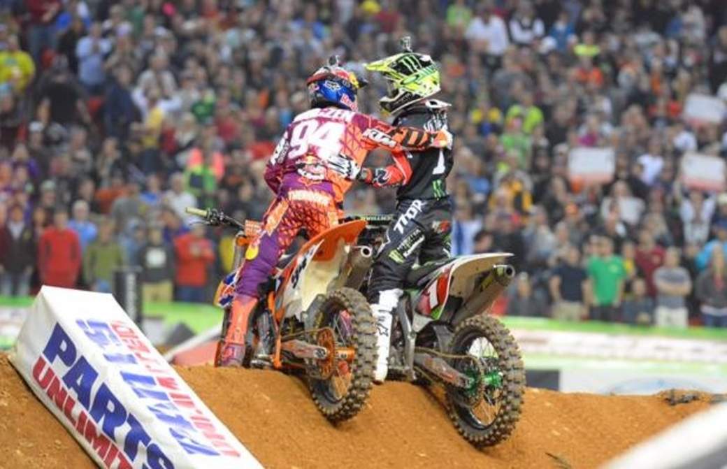 Roczen wins second Supercross race | FIM